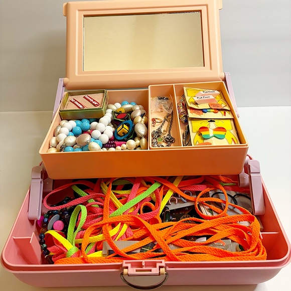 Caboodles | Accessories | Vtg 8s Caboodle Nos Lot 2 Tier Mirror Pink ...